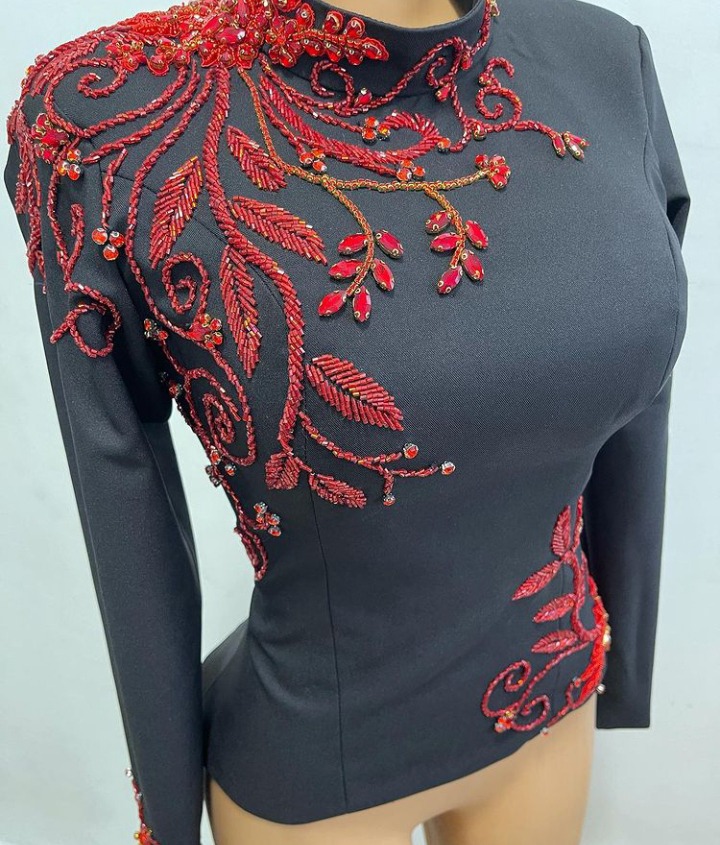 Beautiful Ways Tailors Can Design Their Customers' Outfits for Elegant ...